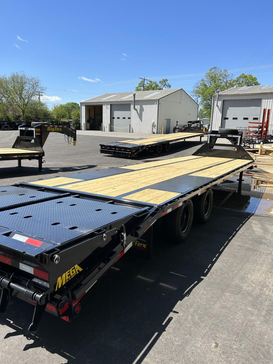 Big Tex 22GN, Gooseneck, 102" x 33', 23.9K, Dovetail, Mega Ramps | Big ...