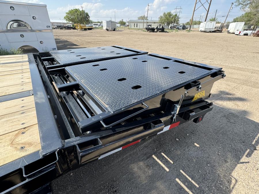 Big Tex 22GN, Gooseneck, 102" x 35', 23.9K, Dovetail, Mega Ramps | Big ...