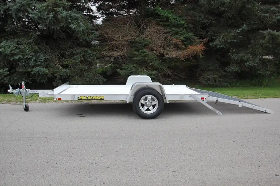 Remolque utilitario SA Aluma 7210 Aluma de 72" x 120", puerta plegable ...